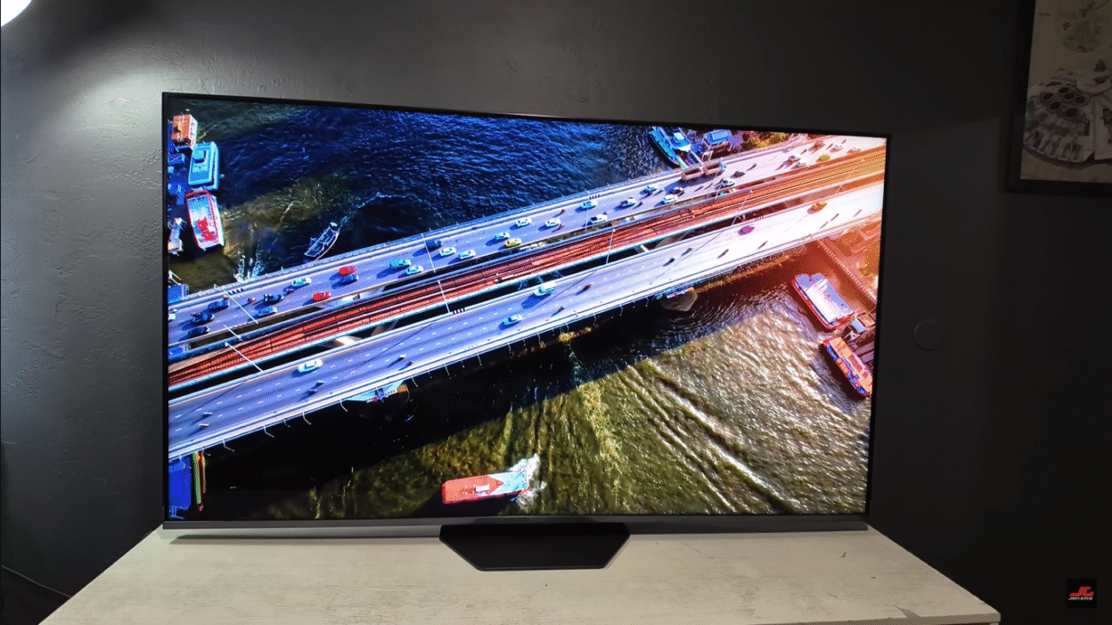 Hisense U8Q Review: 2025 Model Deep Dive